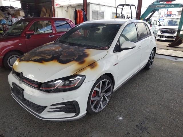 VOLKSWAGEN | GOLF GTI | No.1152359 | Fire